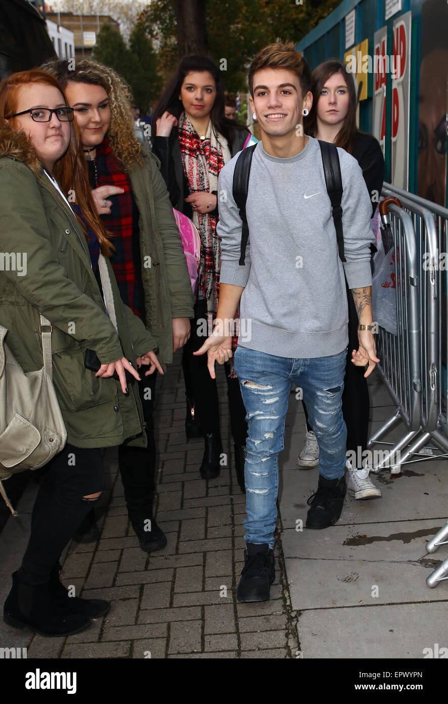 X factor finalists arrive for rehearsals for this week's live show ...