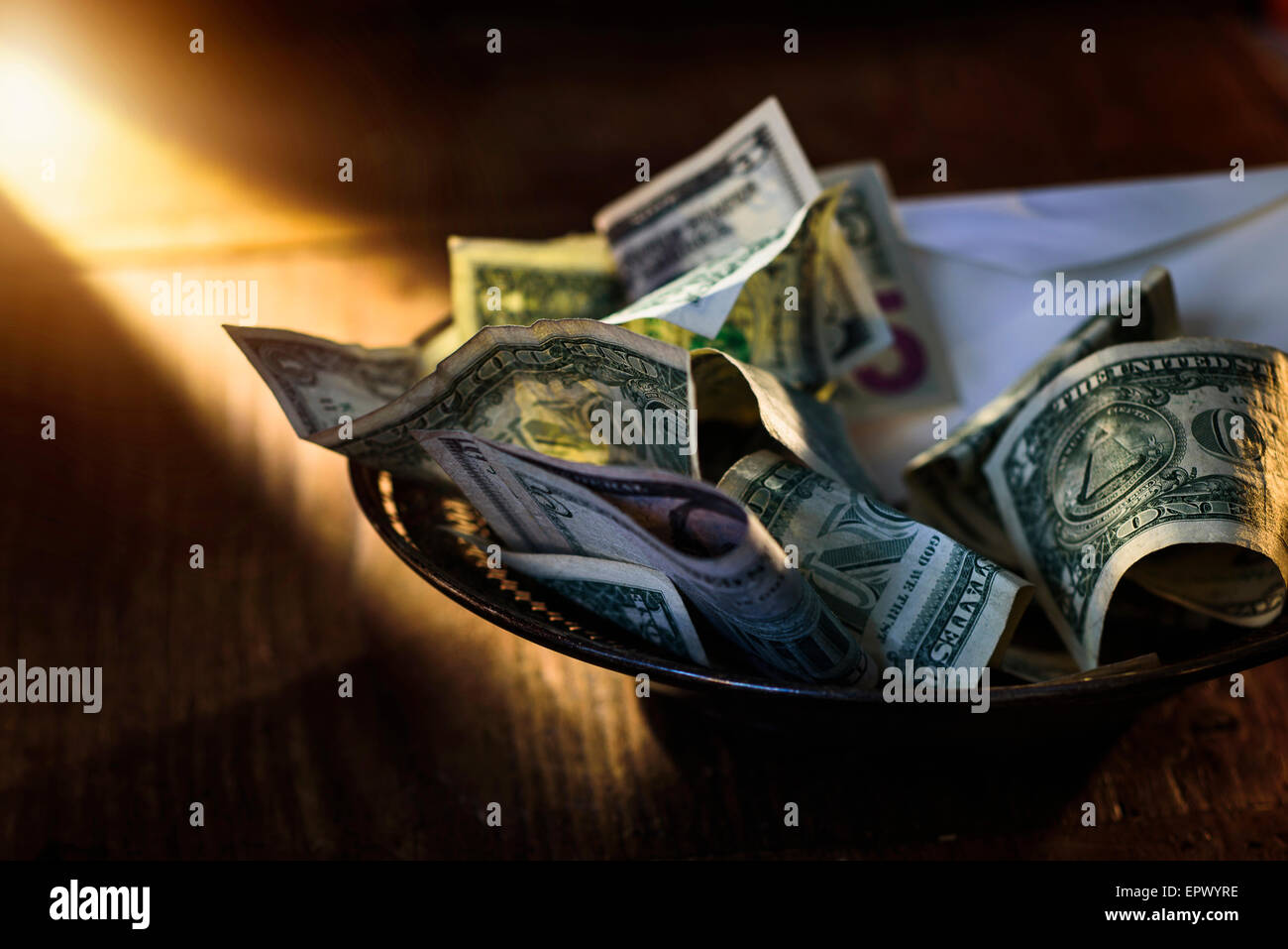 Collection plate church hi-res stock photography and images - Alamy