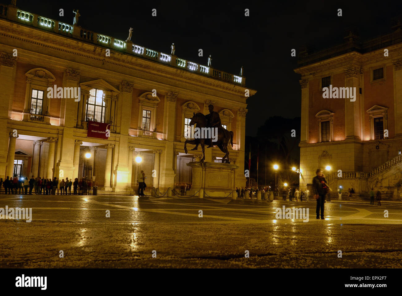 Long night museums hi-res stock photography and images - Alamy
