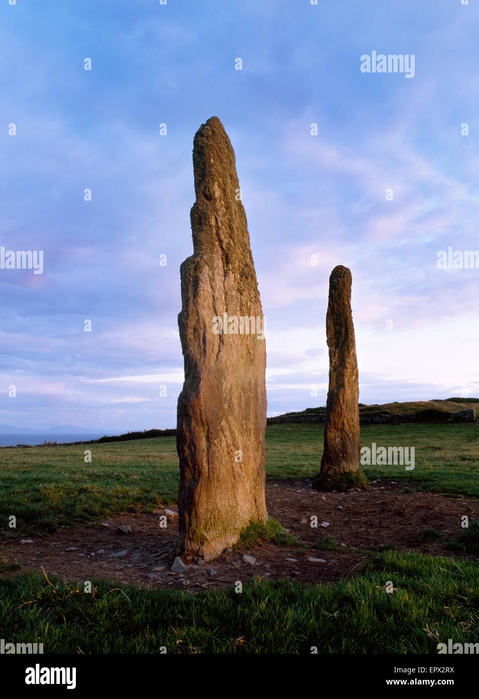 Thin standing stones hi-res stock photography and images - Alamy