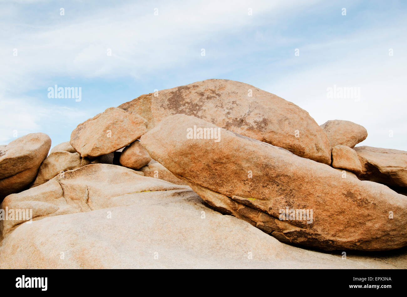 Balance boulders hi-res stock photography and images - Alamy