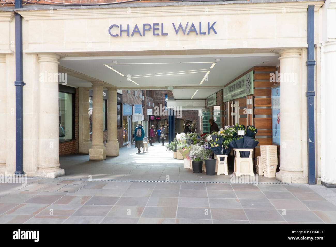 Chapel Walk shopping centre on Worcester High Street Stock Photo - Alamy
