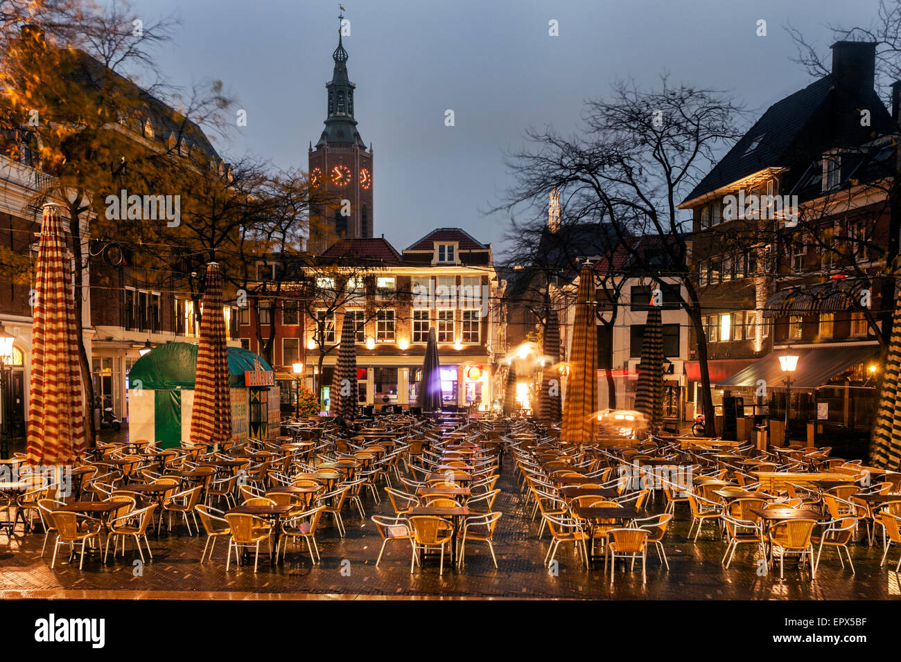 Town square plaza piazzas hi-res stock photography and images - Alamy