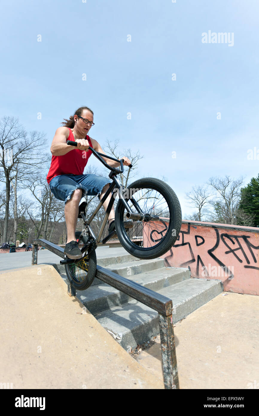 Bmx stunt rider jump hi-res stock photography and images - Alamy