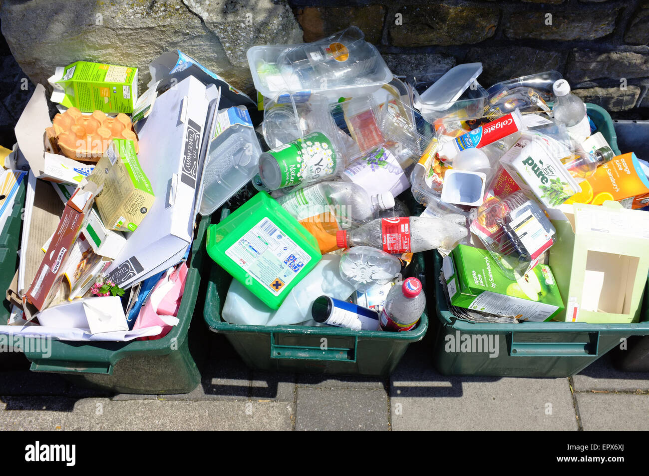 Curbside recycling hi-res stock photography and images - Alamy