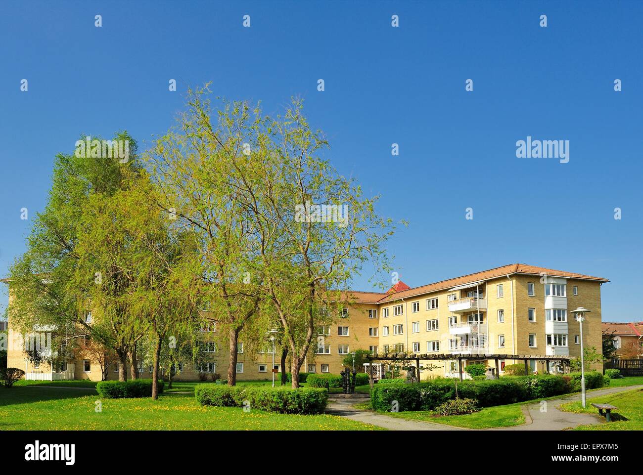Row house apartment buildings hi-res stock photography and images - Alamy