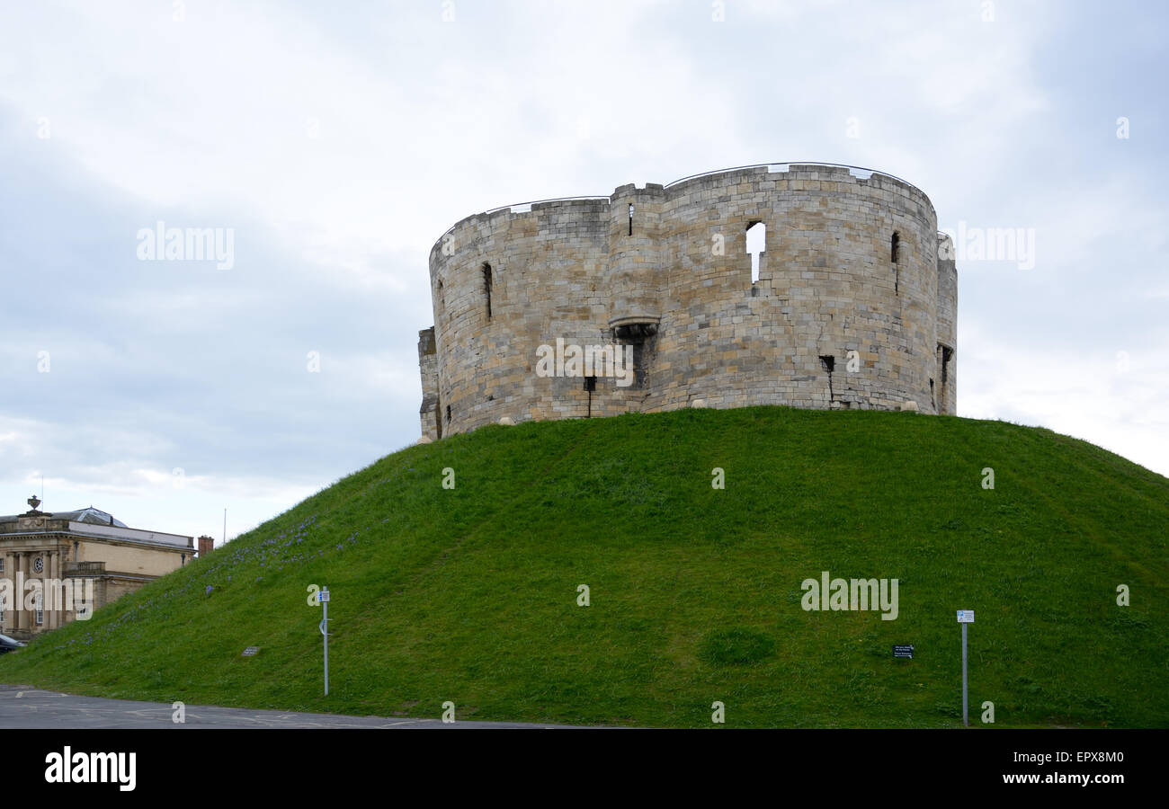 Clifford's tower york hi-res stock photography and images - Alamy