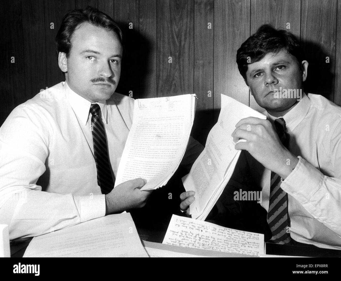 Jim Fox (Left) Col. Gee's general manager, and director Jimmy Jones ...
