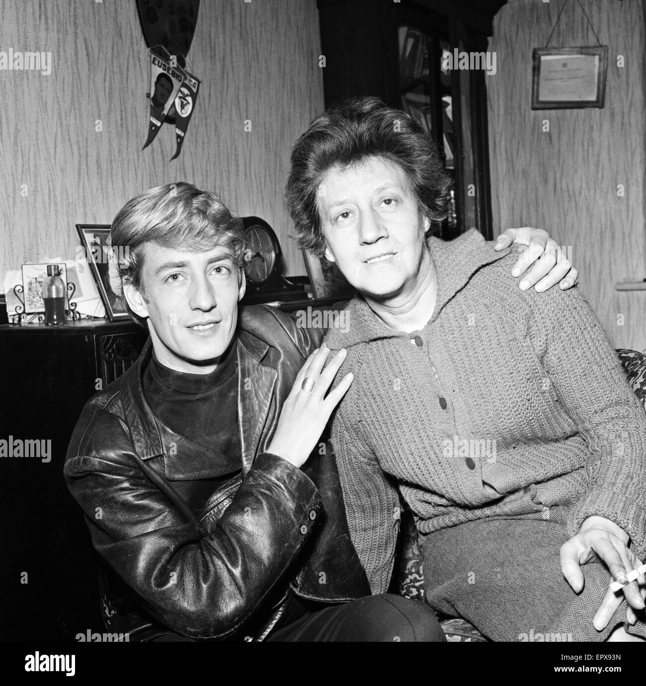 Ringo starr young hi-res stock photography and images - Alamy