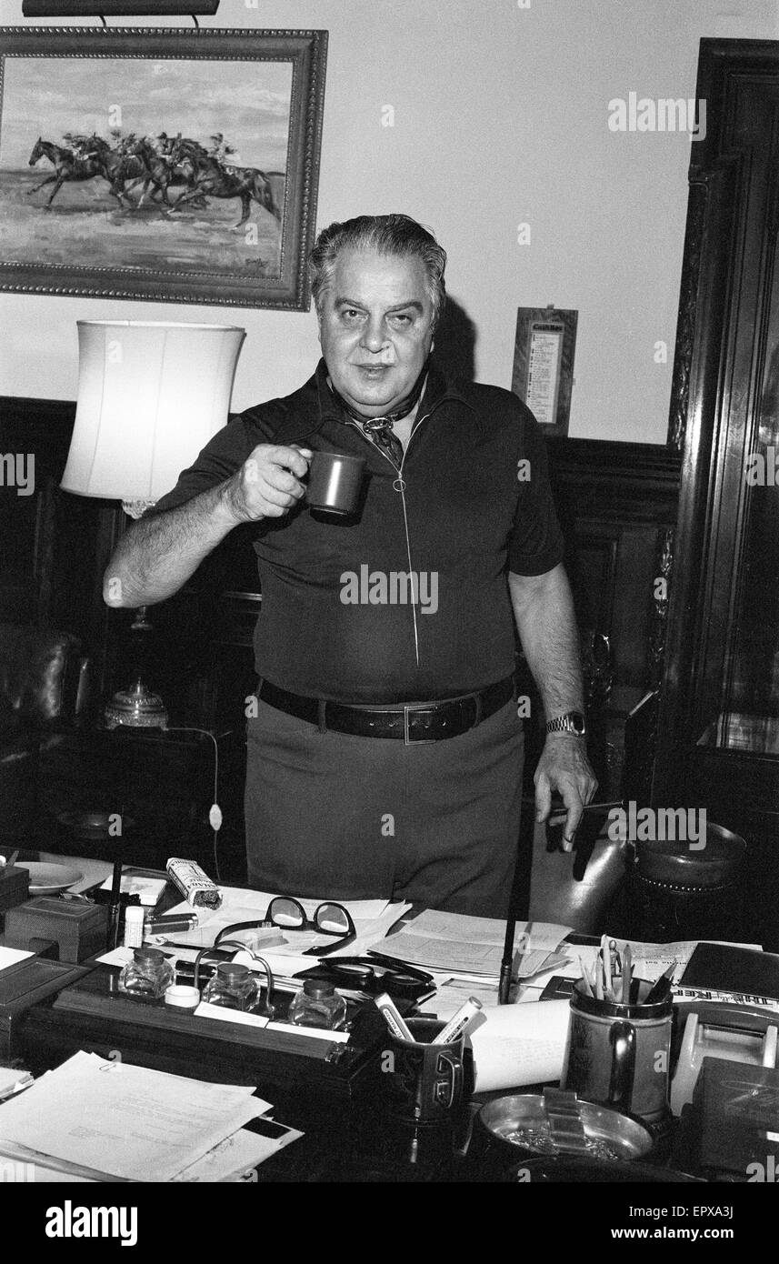 Cubby broccoli hi-res stock photography and images - Alamy