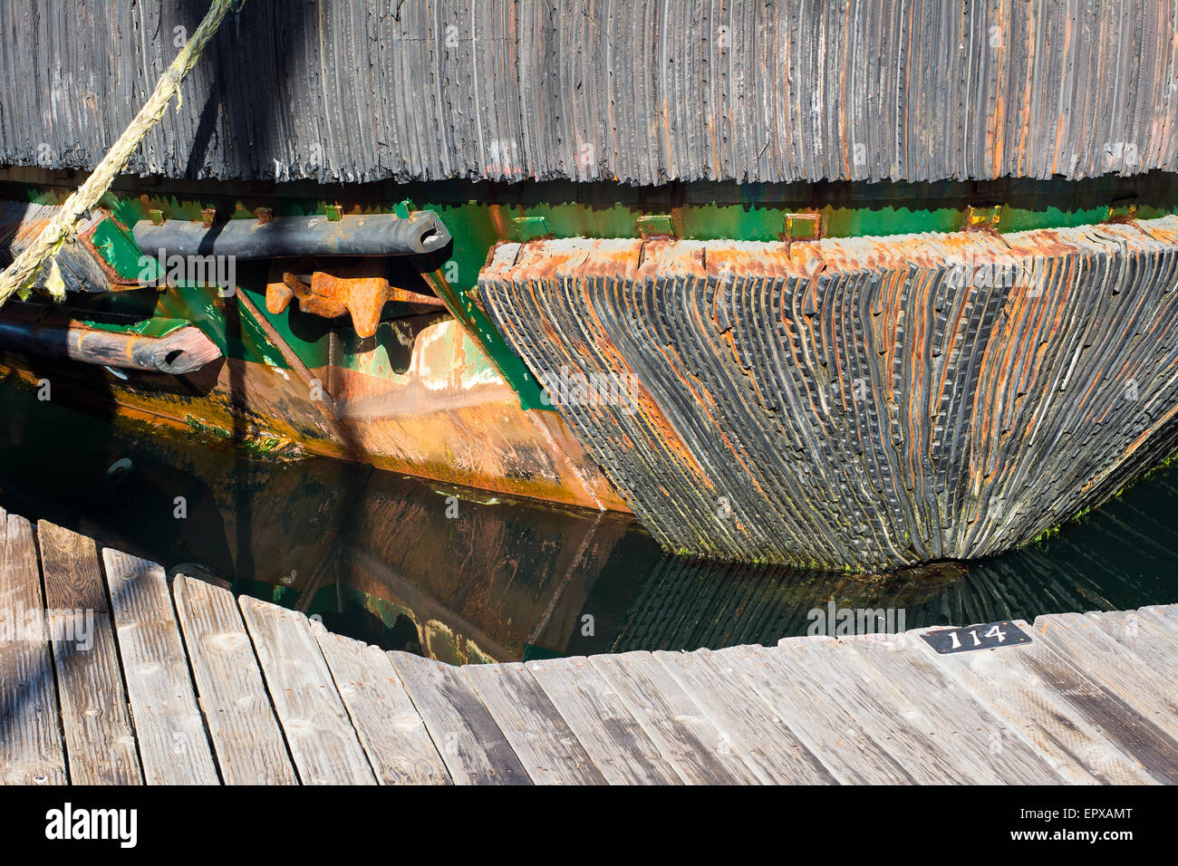 Ship hull damage hi-res stock photography and images - Alamy