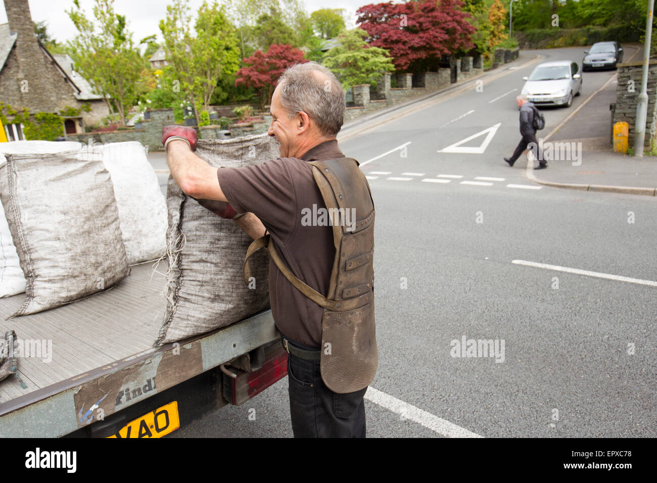 Coal Delivery Man High Resolution Stock Photography and Images - Alamy