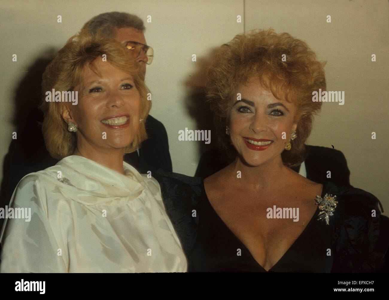 ELIZABETH TAYLOR with Diana Shore 1984.Supplied by Photos, inc ...