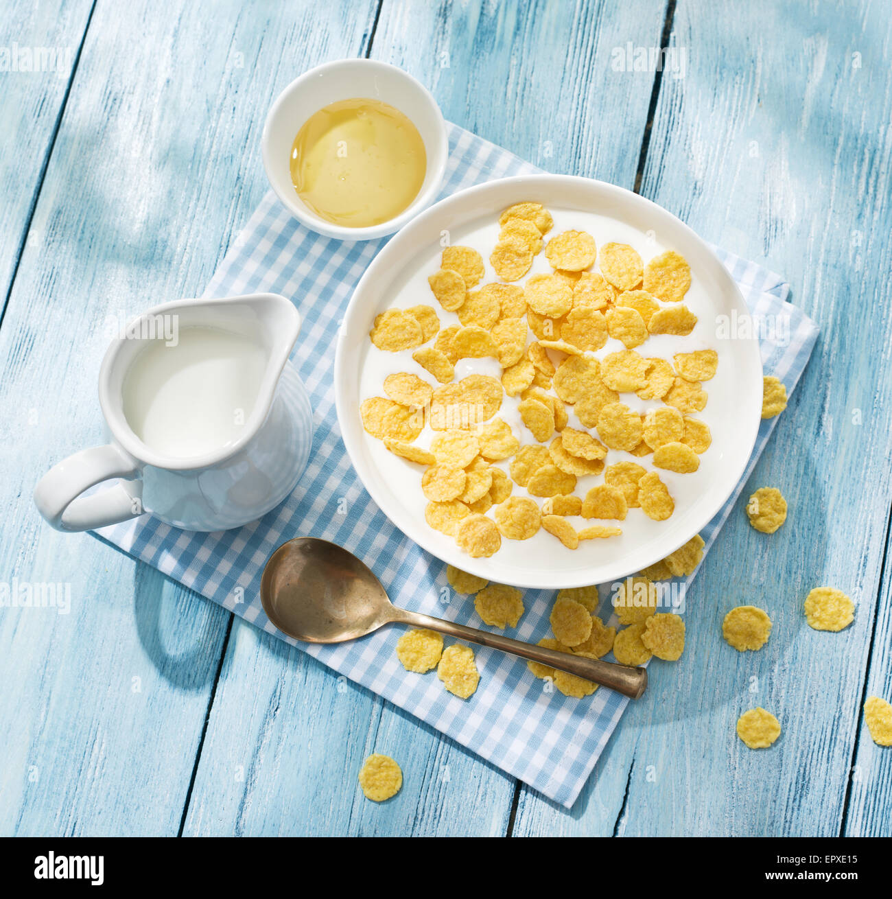 Cornflakes cereal and milk. Morning breakfast Stock Photo - Alamy