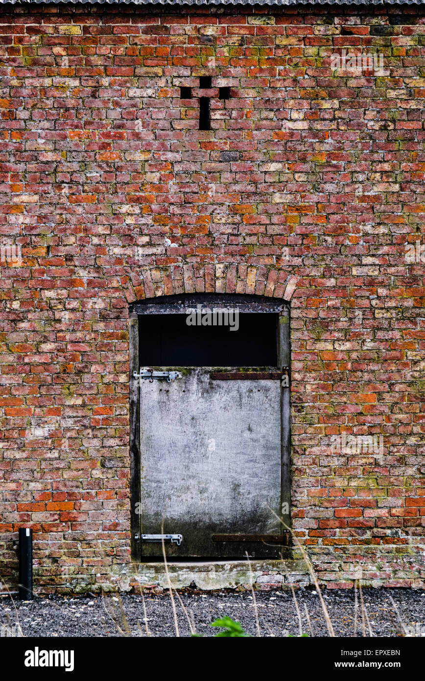 Brick built barn hi-res stock photography and images - Alamy