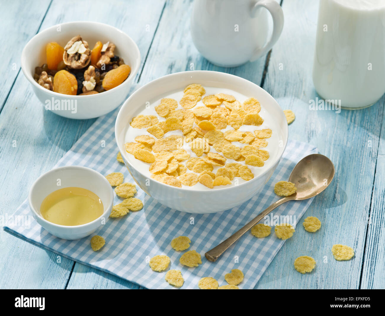 Cornflakes cereal and milk. Morning breakfast Stock Photo - Alamy