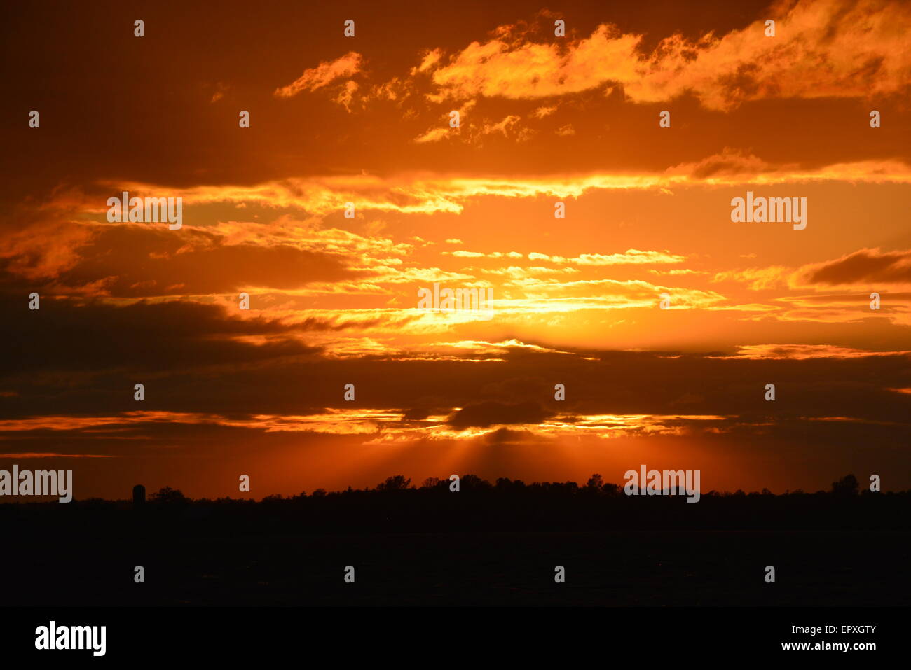 Dark sunset hi-res stock photography and images - Alamy
