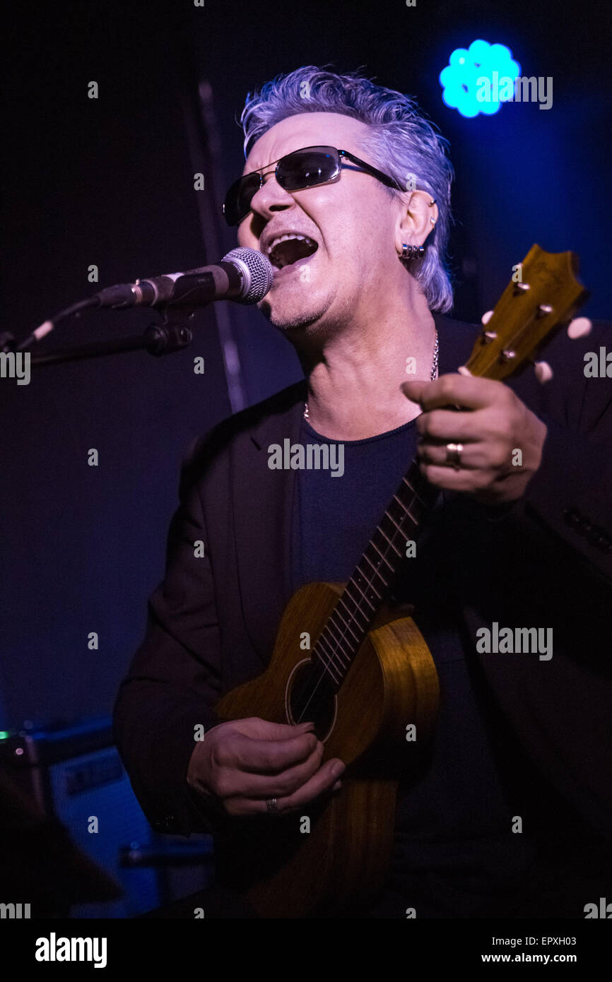 Wayne Hussey performing live at Sabotage in Lisboa Featuring: Wayne ...