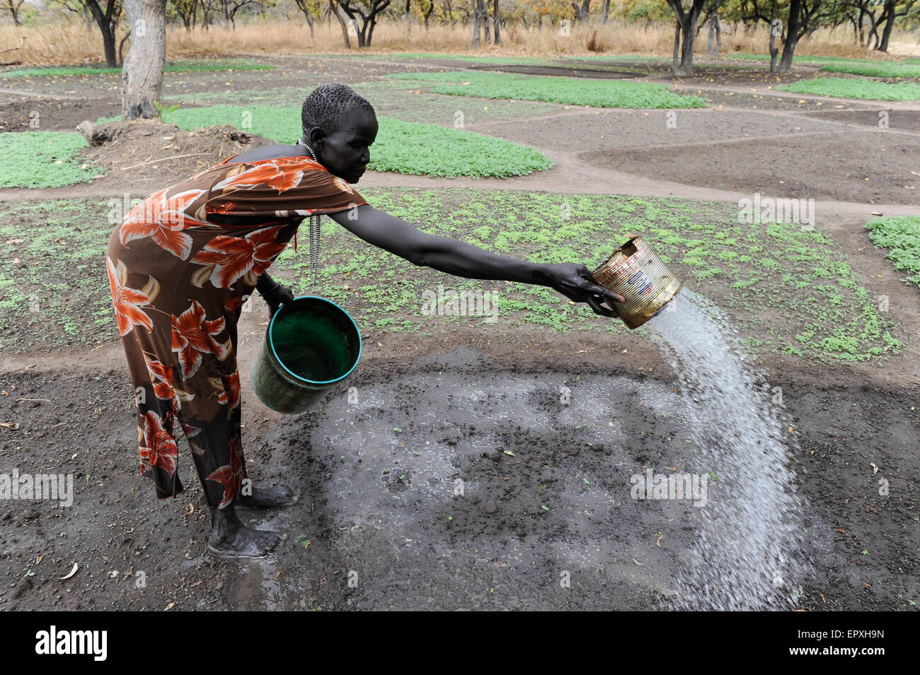 Dinka women hi-res stock photography and images - Alamy