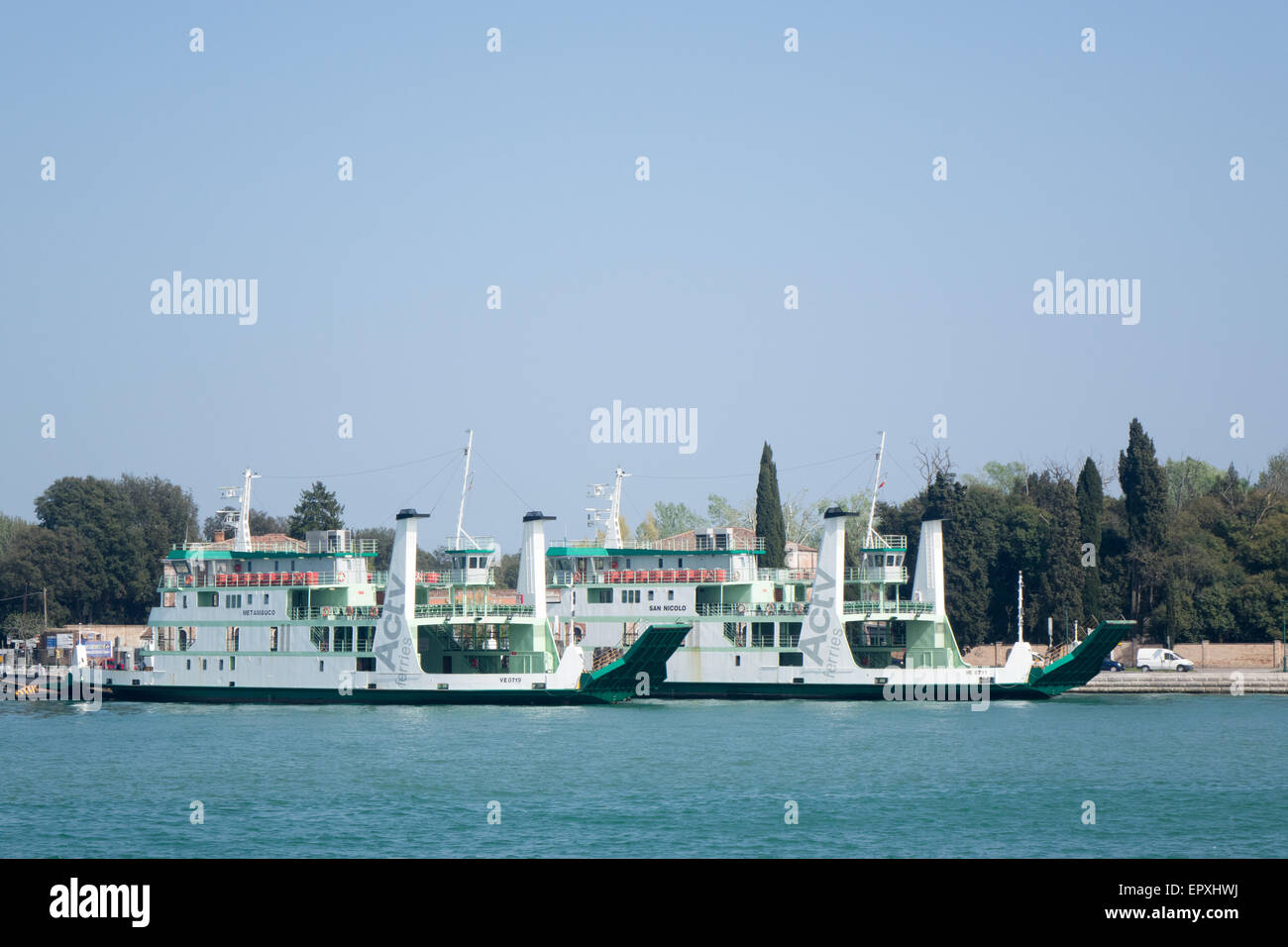 ship on laguna veneta venice italy Stock Photo - Alamy