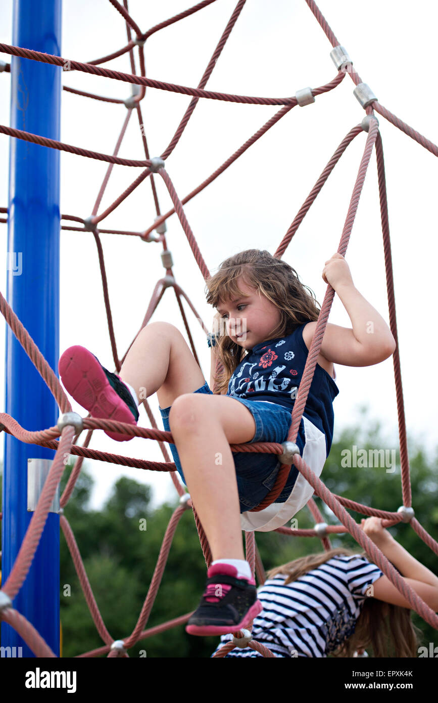 Rope climb hi-res stock photography and images - Alamy