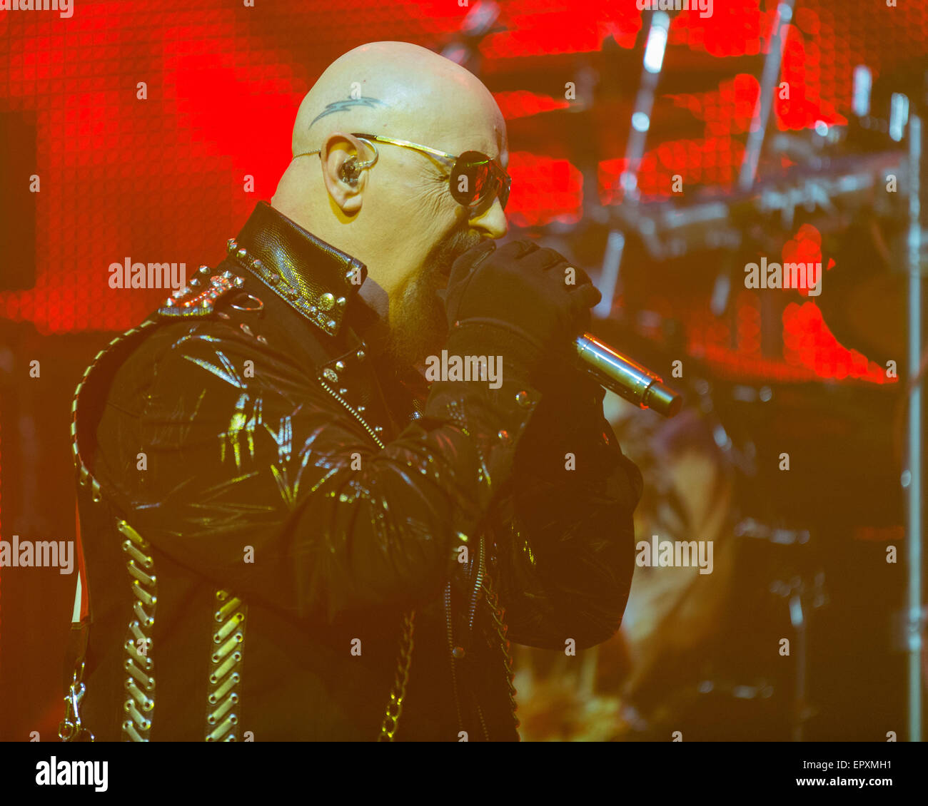 Rosemont, Illinois, USA. 21st May, 2015. Singer ROB HALFORD of Judas ...
