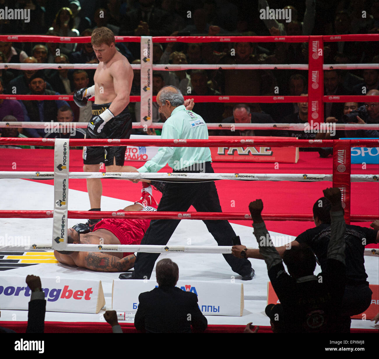 Russian heavyweight boxer alexander povetkin hi-res stock photography ...