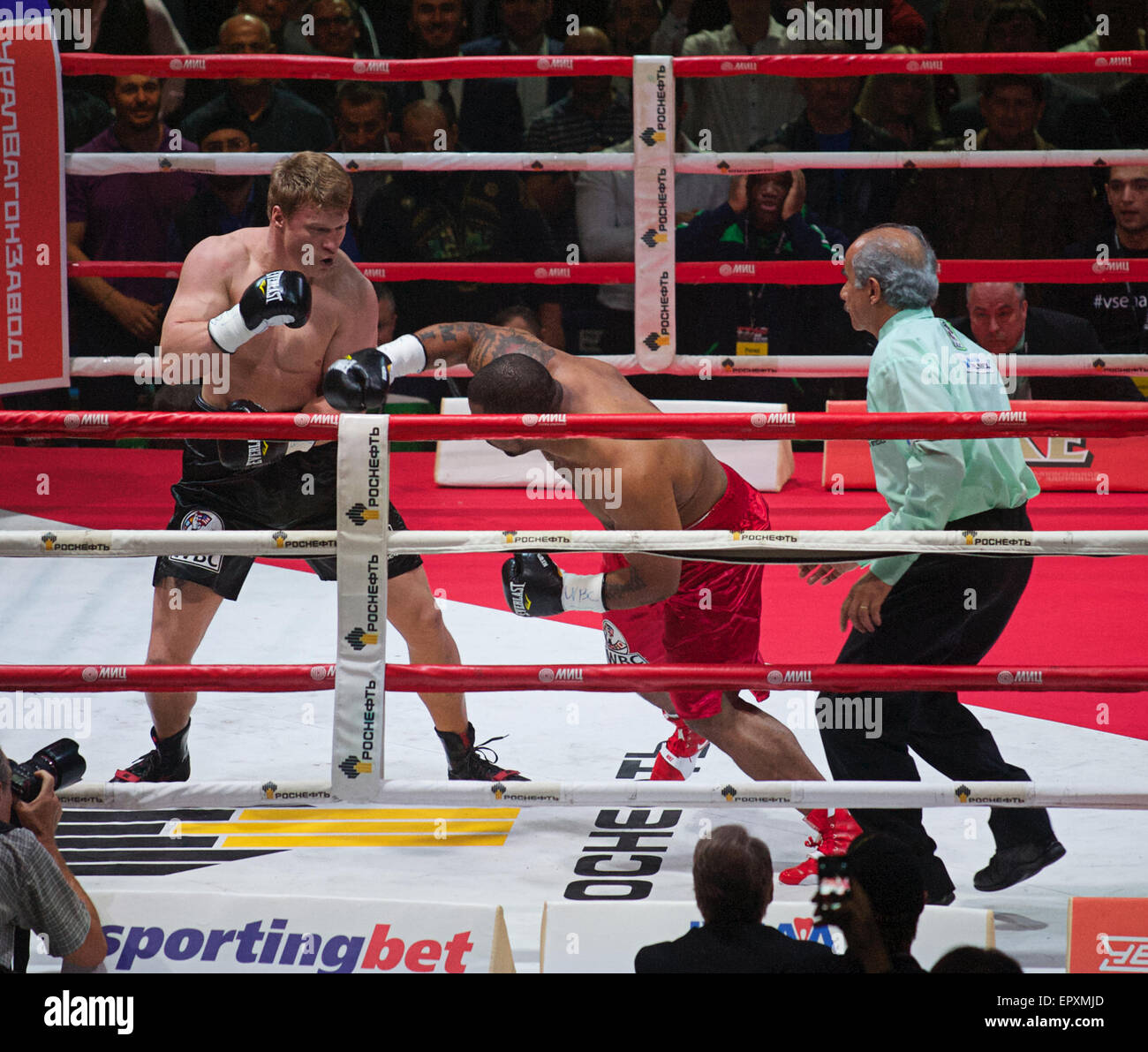 Moscow, Russia. 22nd May, 2015. Russian boxer Alexander Povetkin.knocks ...