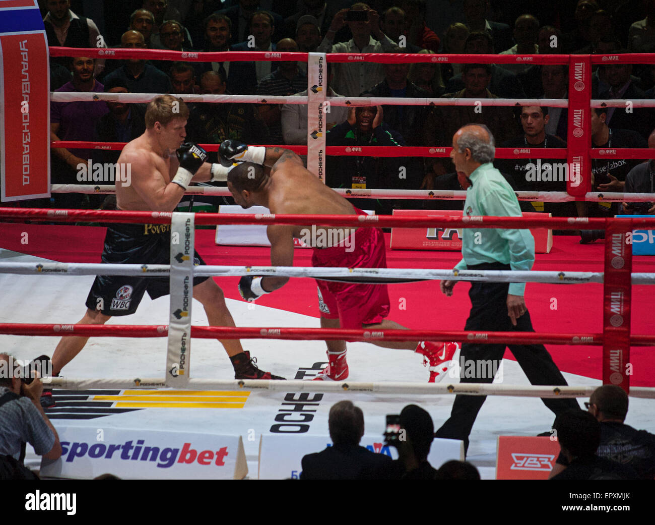 Russian heavyweight boxer alexander povetkin hi-res stock photography ...