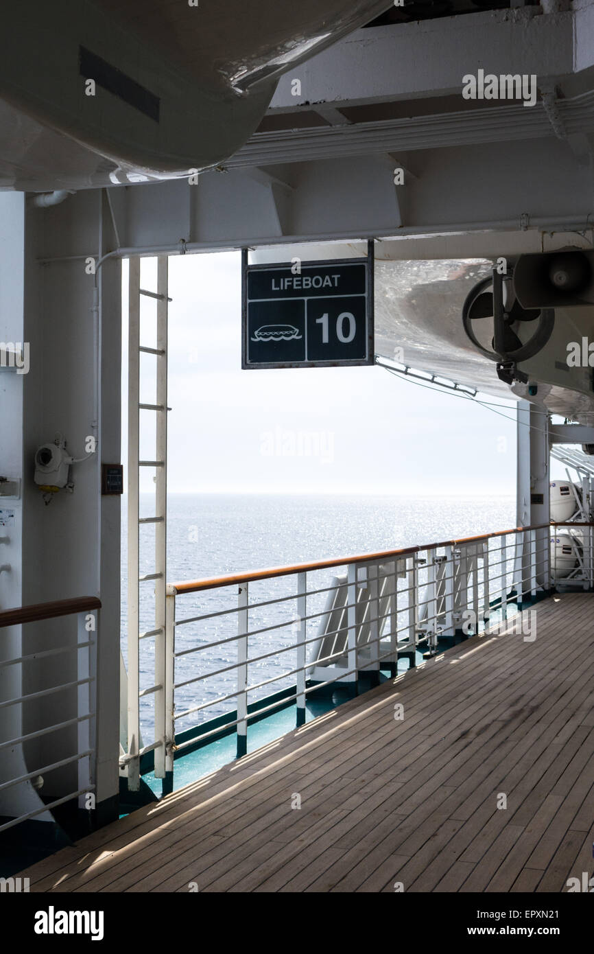 cruise ship lifeboat emergency pods Stock Photo - Alamy