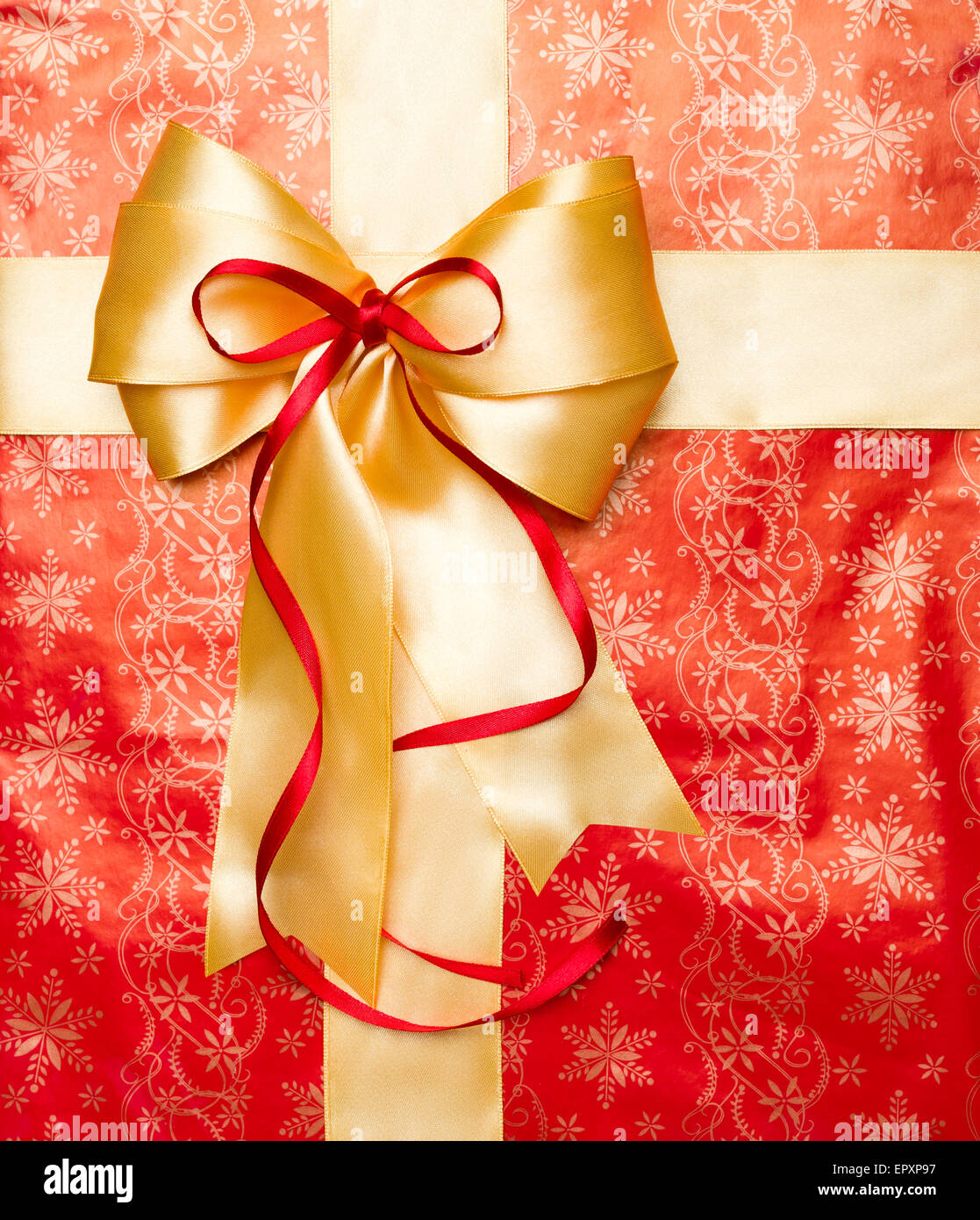 Red ribbon on box hi-res stock photography and images - Alamy
