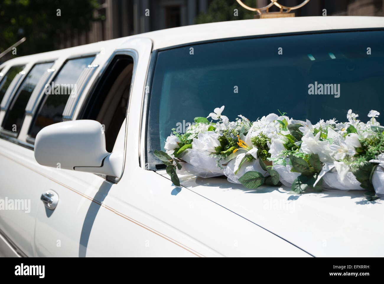 White wedding car with flowers Stock Photo - Alamy