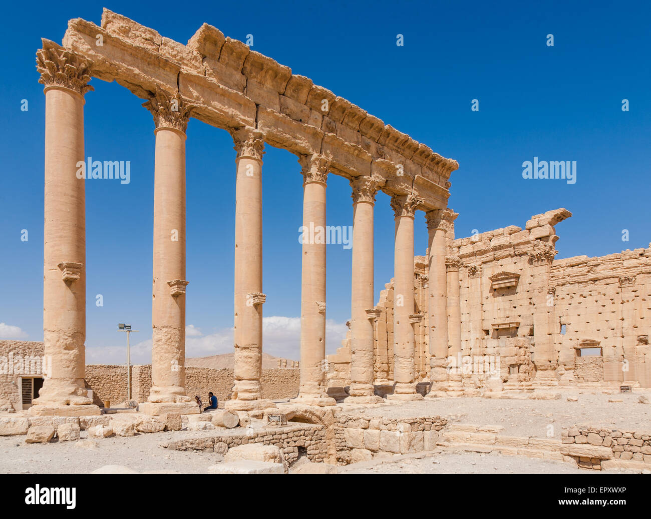Colonnade colonnades column columns hi-res stock photography and images ...