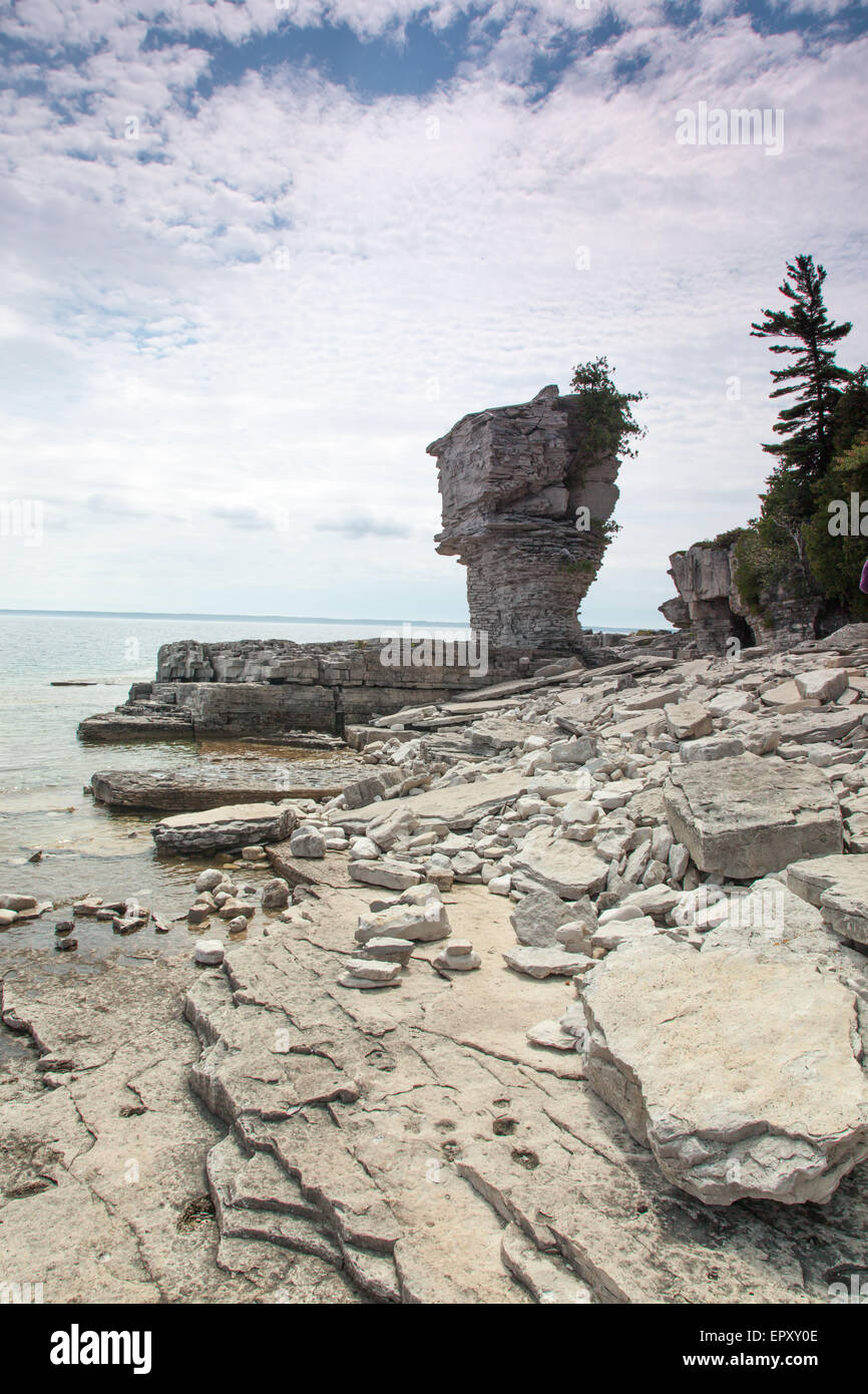 Rock formations at the coast, Flowerpot Island, Georgian Bay, Tobermory ...