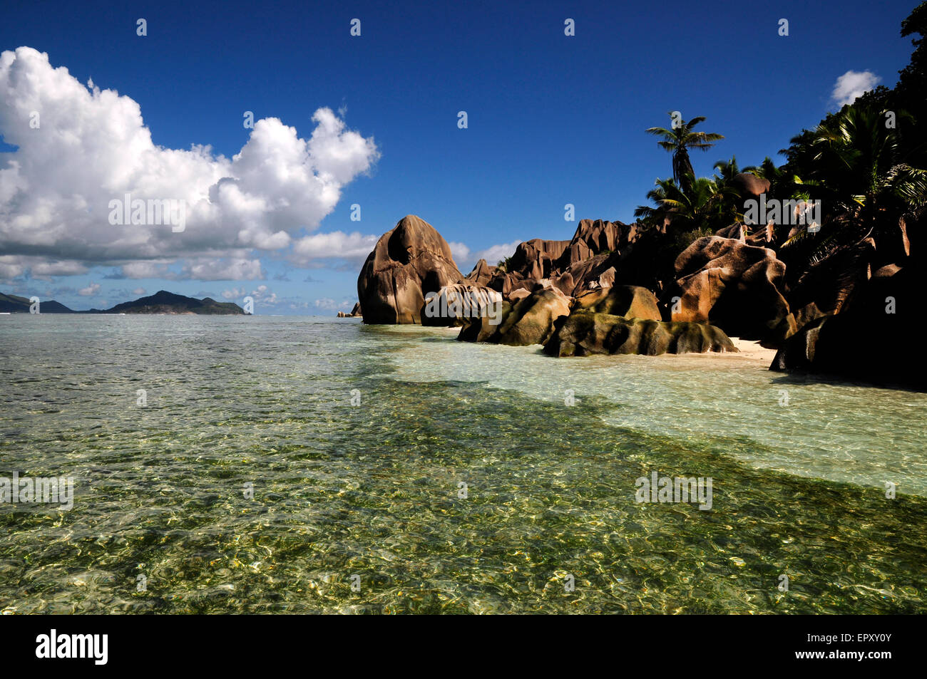 Granitic rocks on the beach hi-res stock photography and images - Alamy