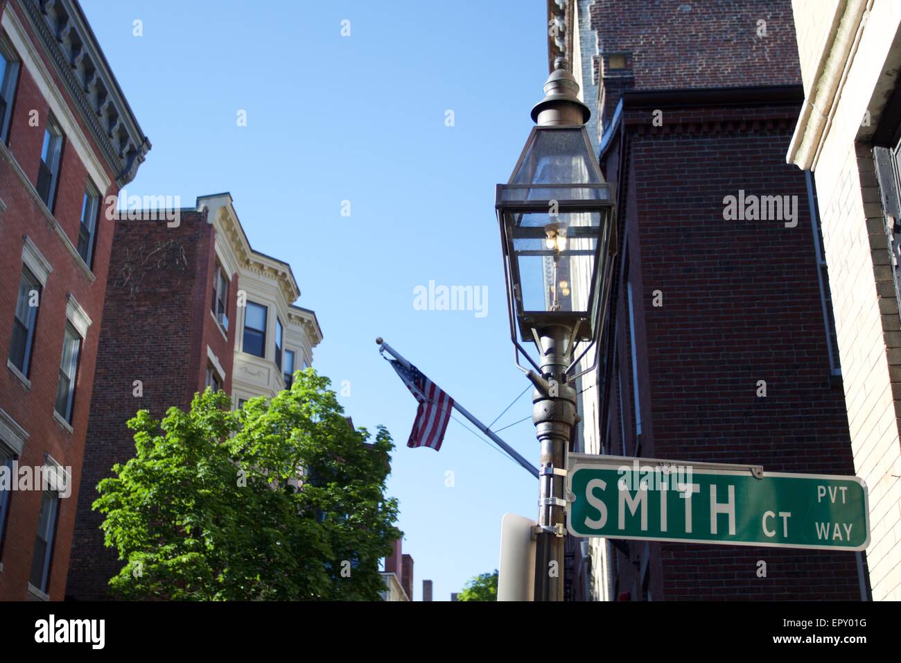 Street lamp pole hi-res stock photography and images - Alamy