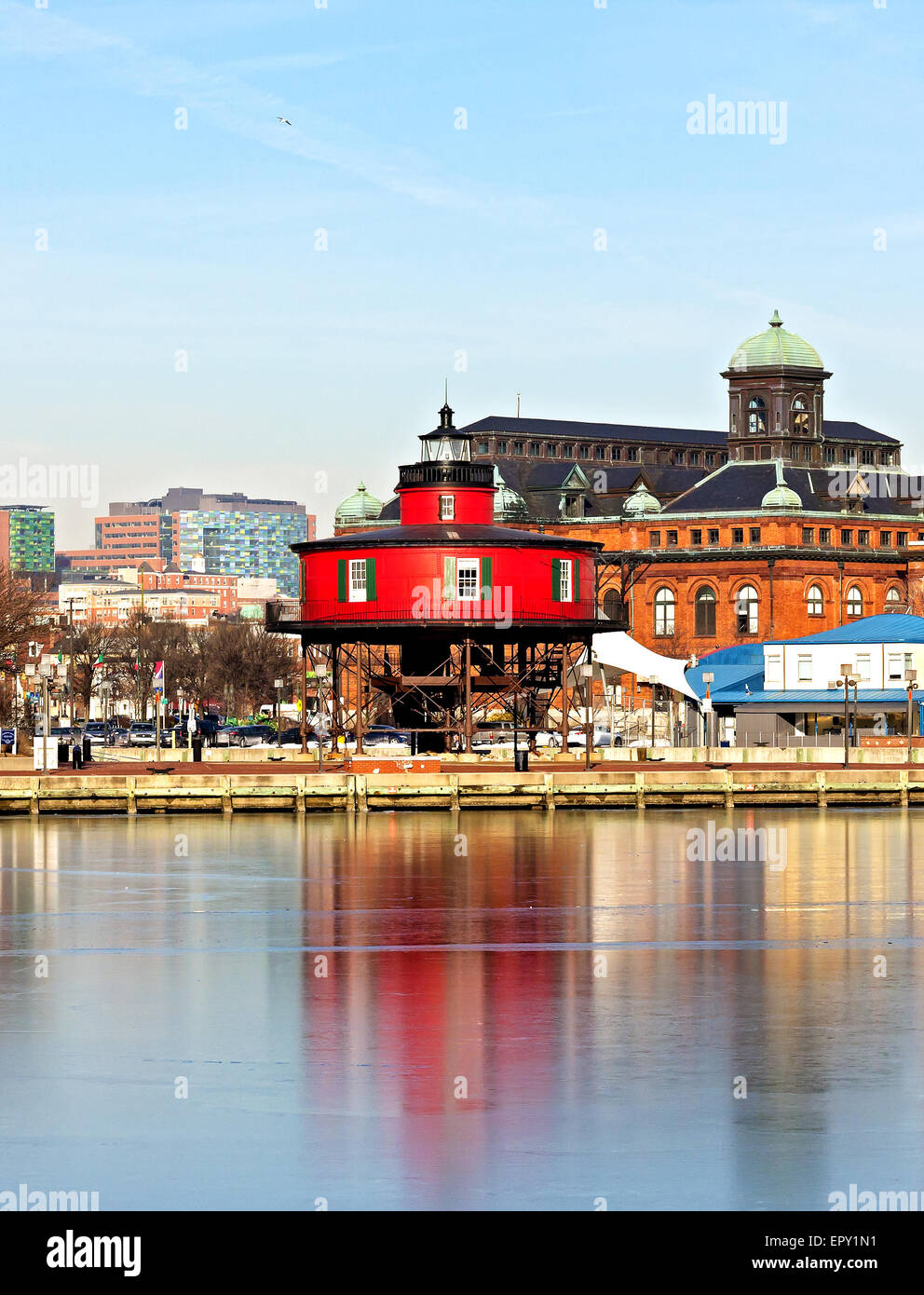 Baltimore harbor lighthouse hi-res stock photography and images - Alamy
