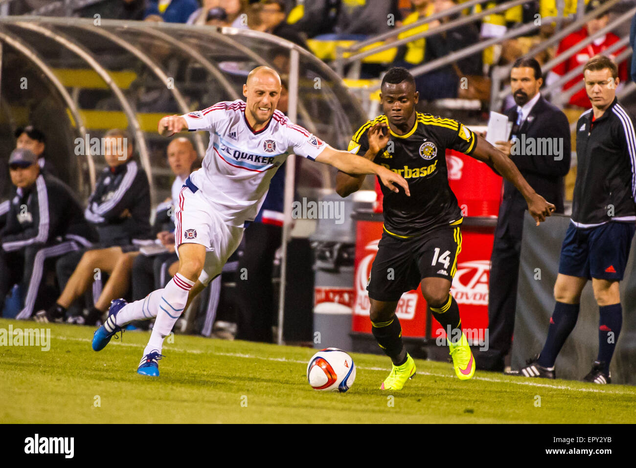 Battling for the ball hi-res stock photography and images - Alamy