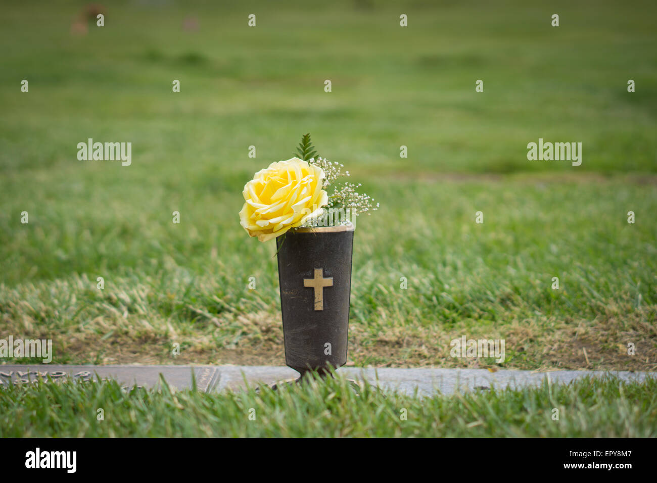 Catholic funeral graveside hi-res stock photography and images - Alamy