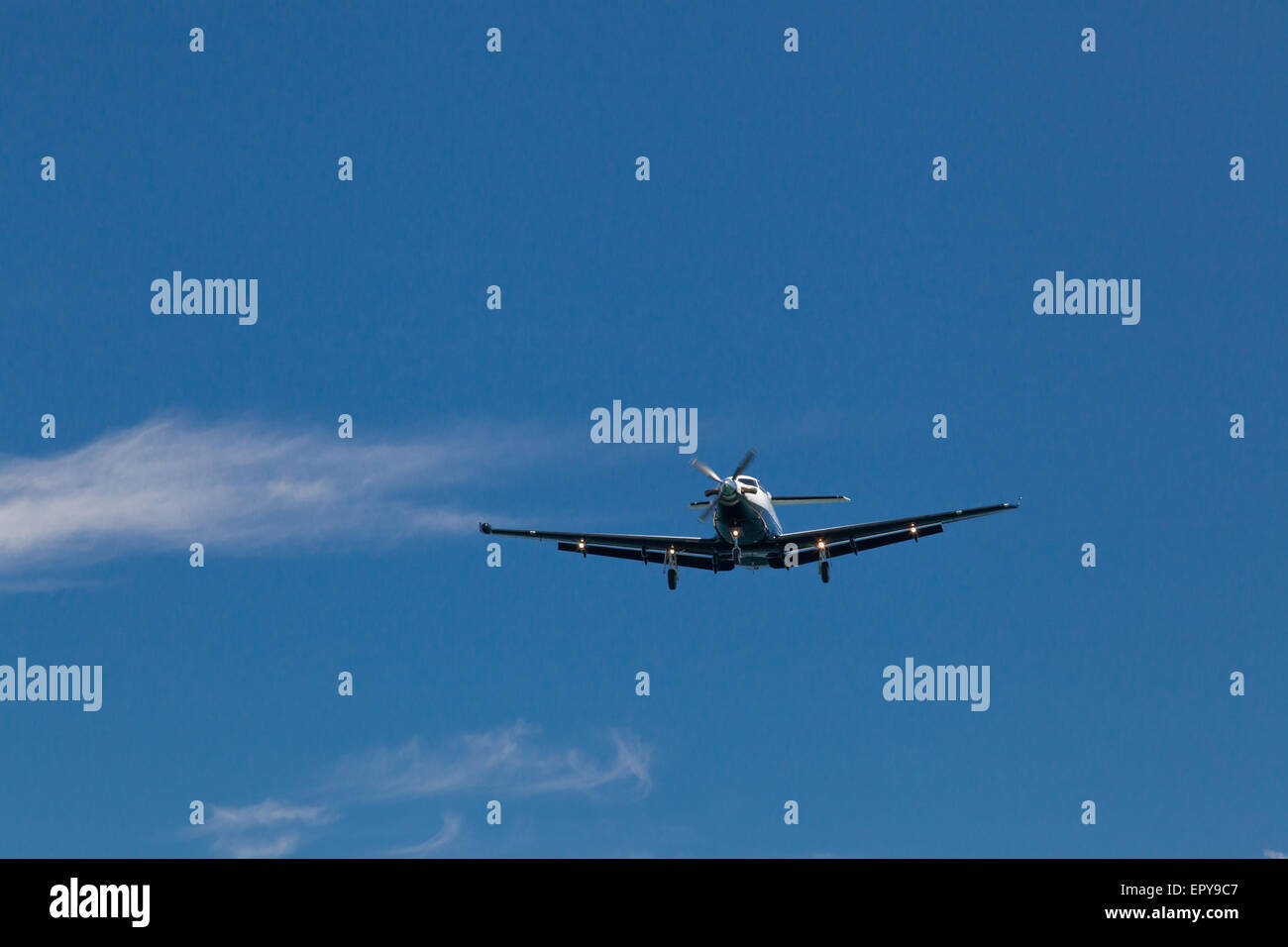 Airplane in motion hi-res stock photography and images - Alamy