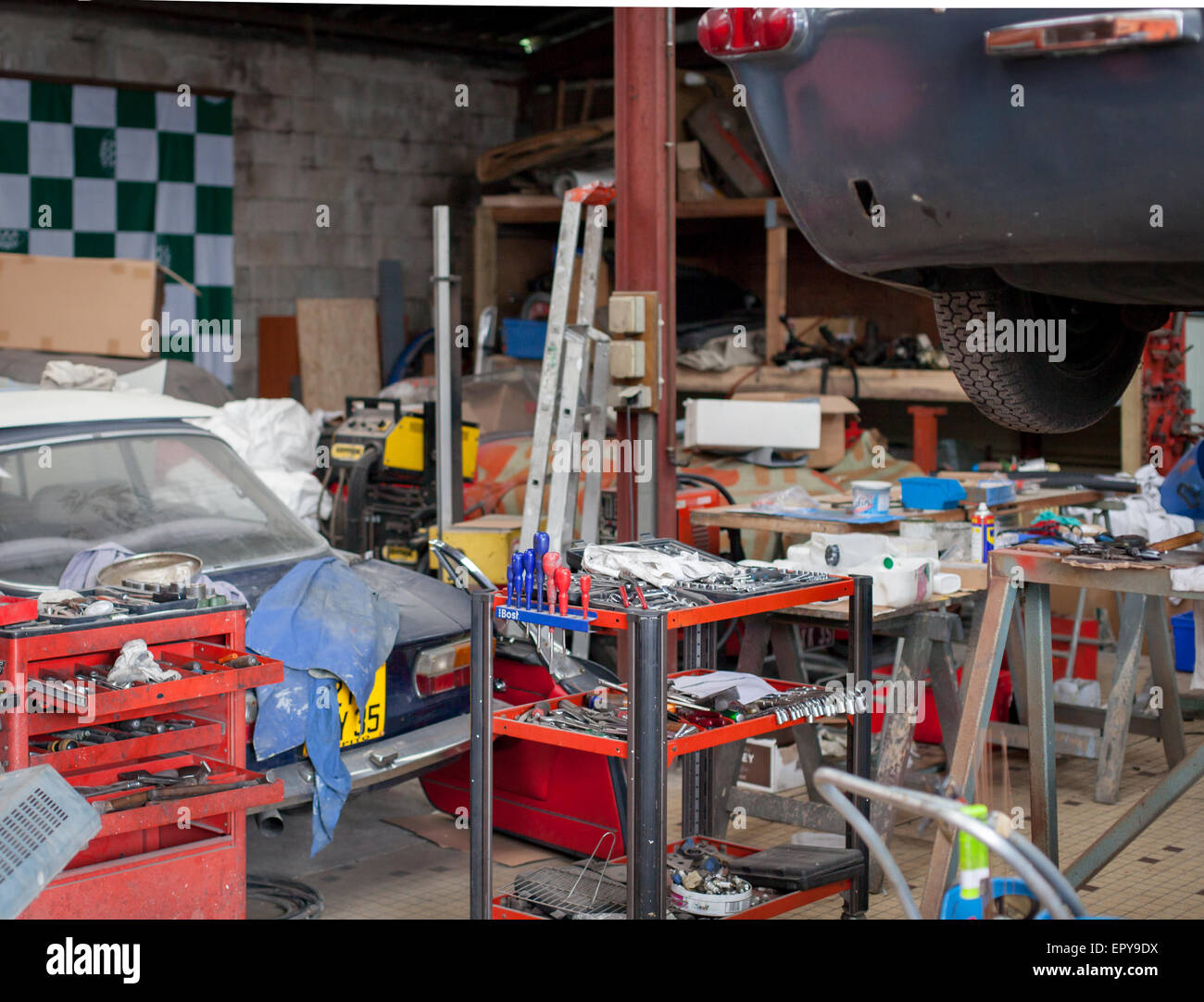 Interiors of a car garage Stock Photo - Alamy