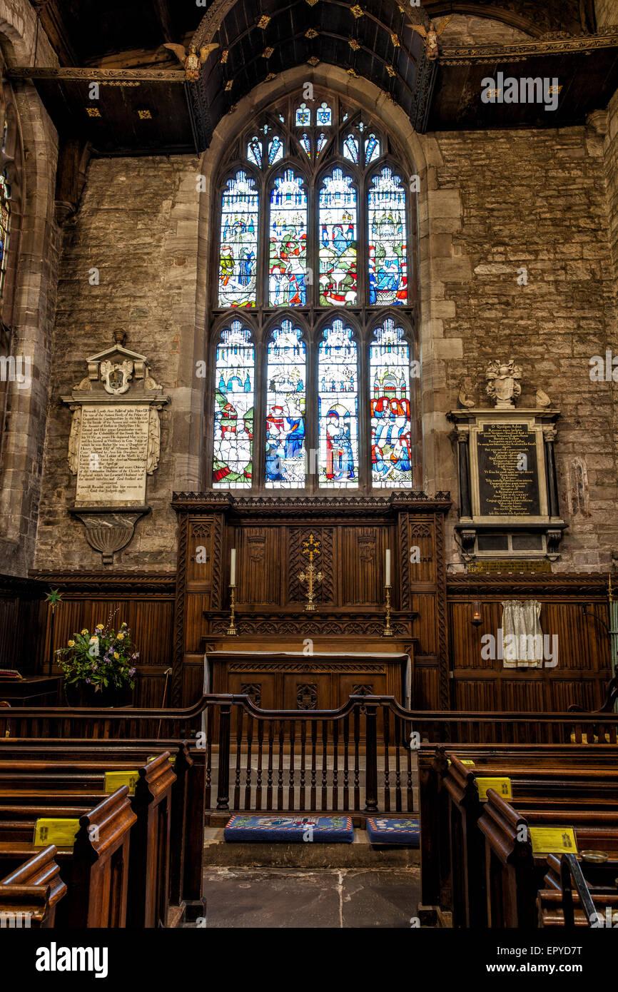 Inside of St Laurence Parish church in Ludlow Shropshire Stock Photo ...