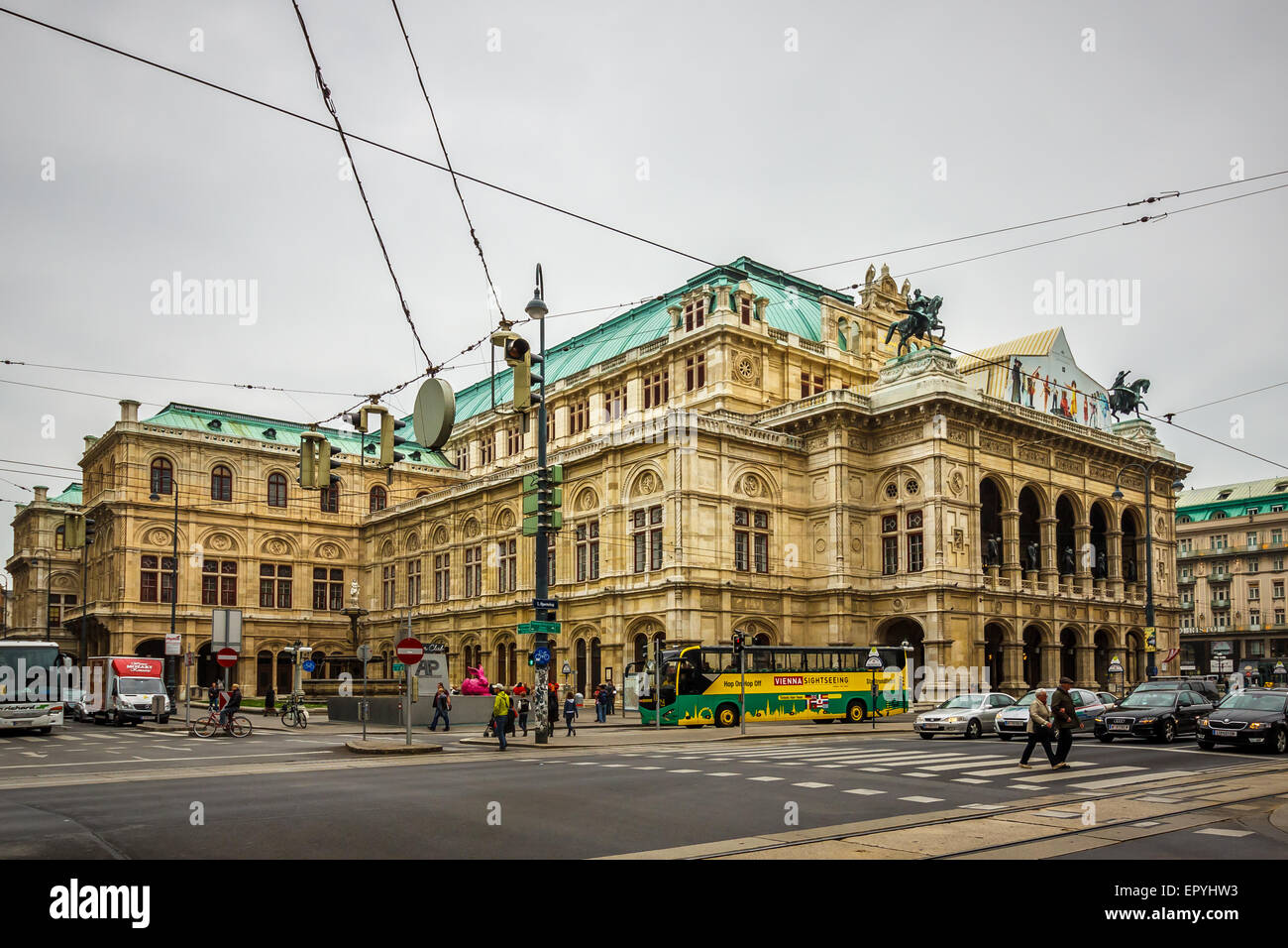Wiener staatsoper hi-res stock photography and images - Alamy