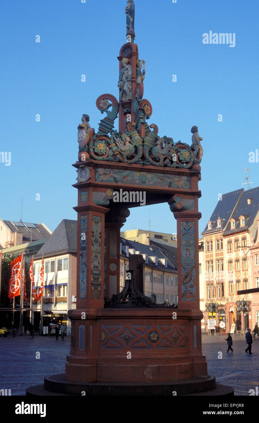 DEU, Germany, Mainz, Renaissance fountain at the market place. DEU ...