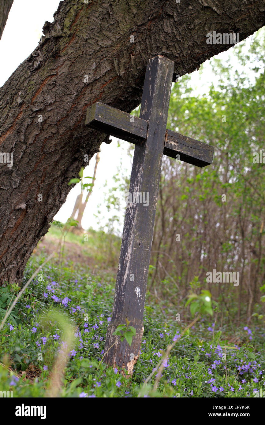 Family praying cross hi-res stock photography and images - Alamy