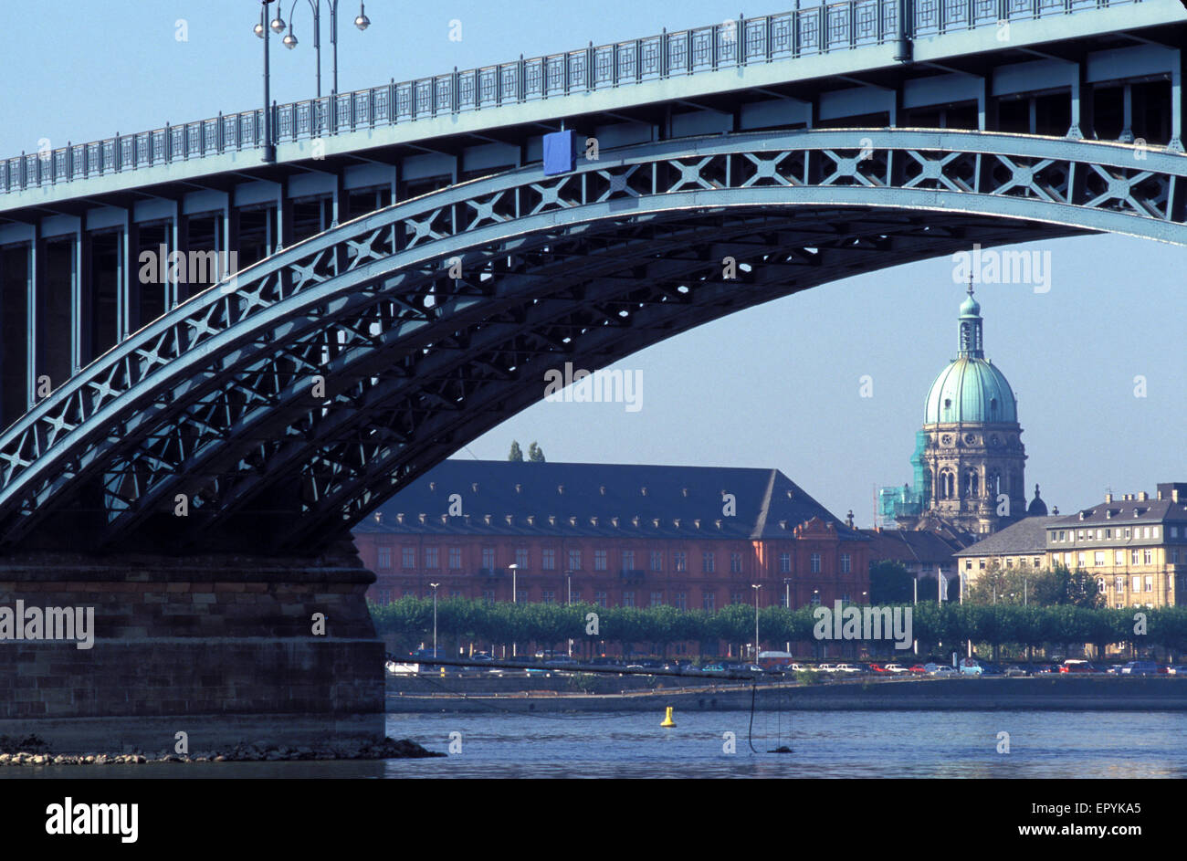 DEU, Germany, Mainz, Theodor-Heuss bridge across the river Rhine ...