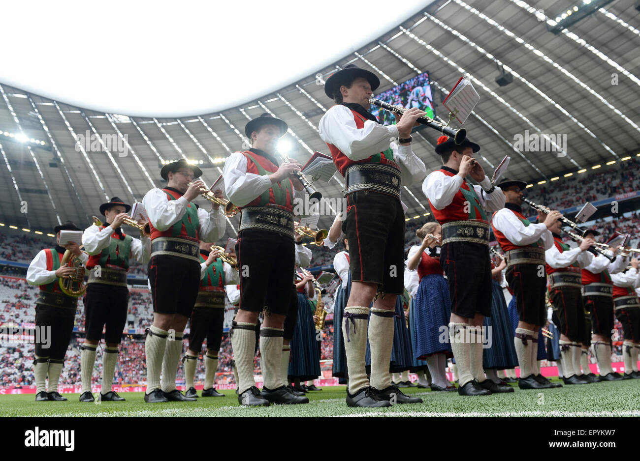Wearing football garb hi-res stock photography and images - Alamy