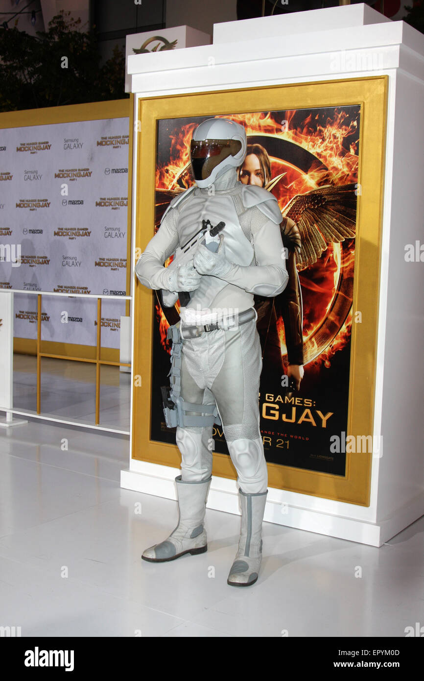 The Hunger Games: Mockingjay Part 1 Premiere Featuring: Atmosphere ...