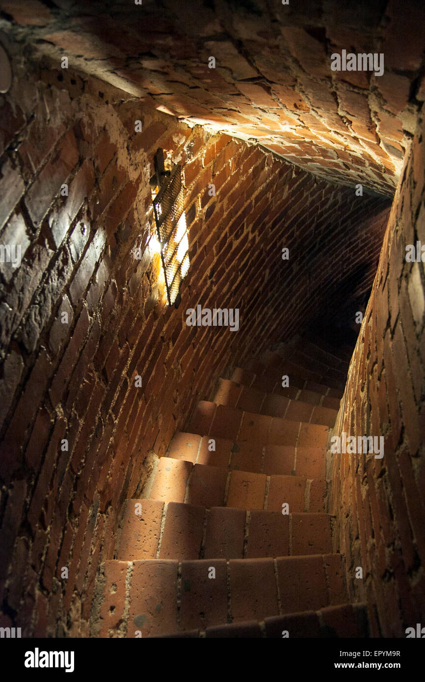 Castle dungeon hi-res stock photography and images - Alamy