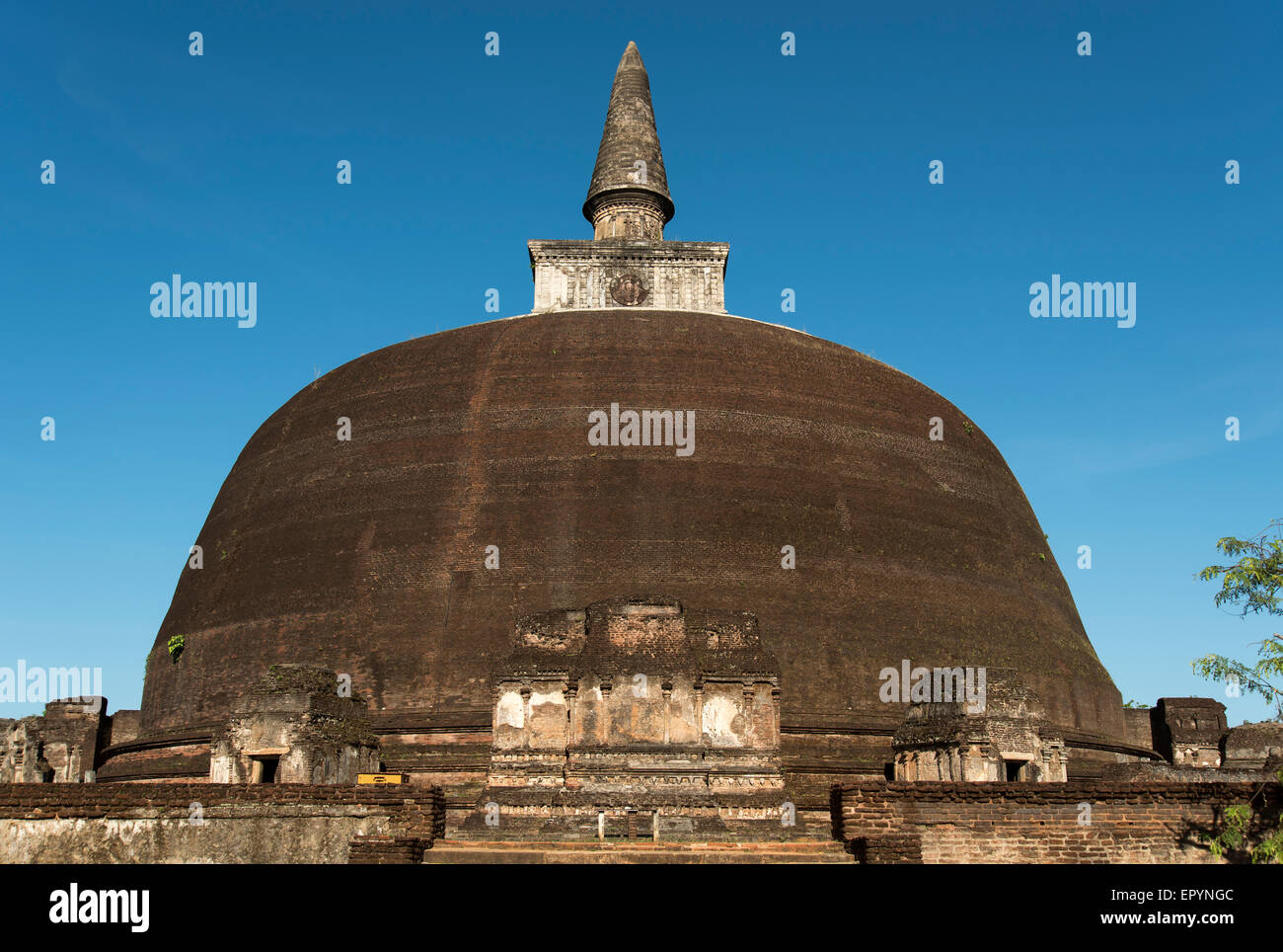 Rankoth Vehera Dagoba (Rankot Vihara Stupa), Polonnaruwa, Sri Lanka ...